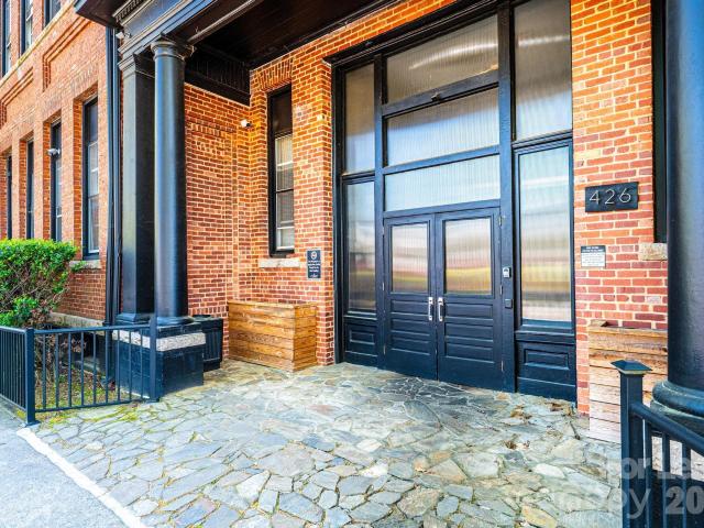 426 2nd Avenue SE