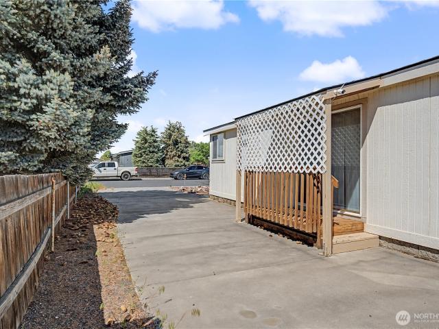 426 7th Ave Se