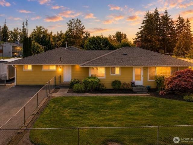 426 4th Ave SE, Pacific, WA 98047