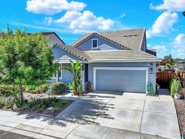 426 Crimson Cir, Vacaville, CA 95687