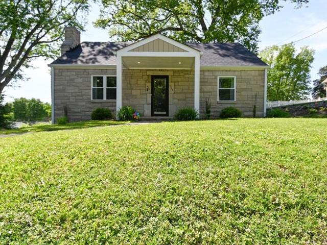 426 Avon Ave, Plainfield, IN 46168