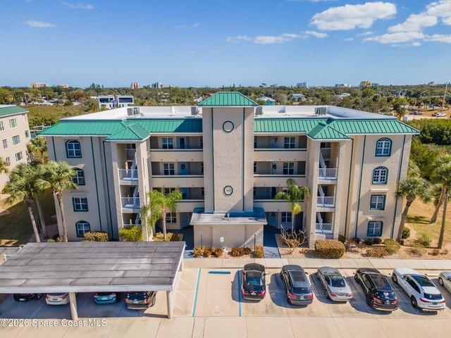 426 Bouchelle Dr Apt 301, New Smyrna Beach, FL 32169