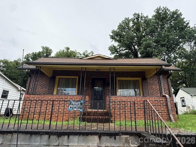 426 Bouchelle St, Morganton, NC 28655