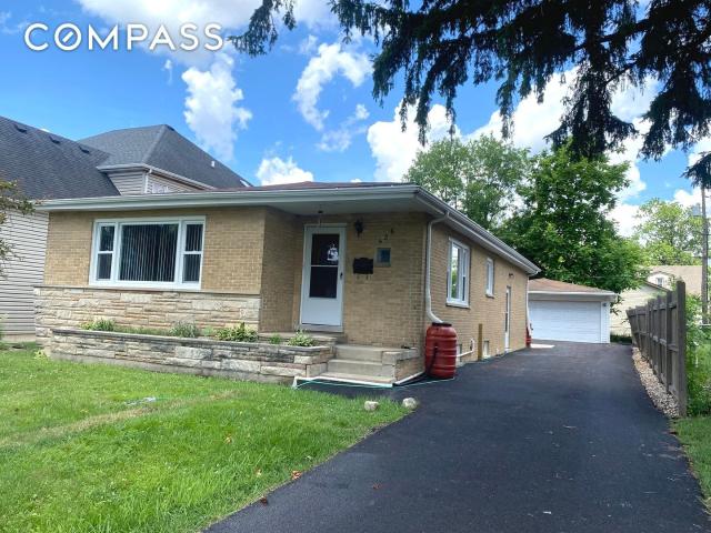 426 Berteau Ave, Elmhurst, IL