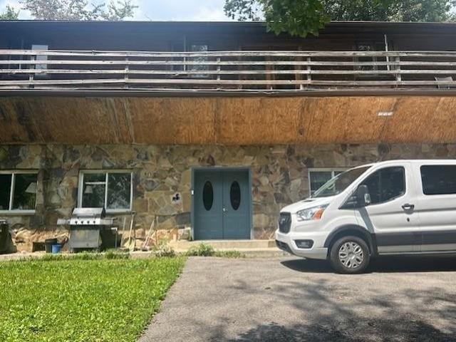 426 Black Walnut Ln, Glenshaw, PA 15116
