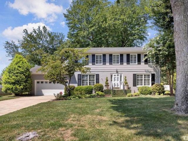 426 Devonshire Ln, Burlington, NC 27215