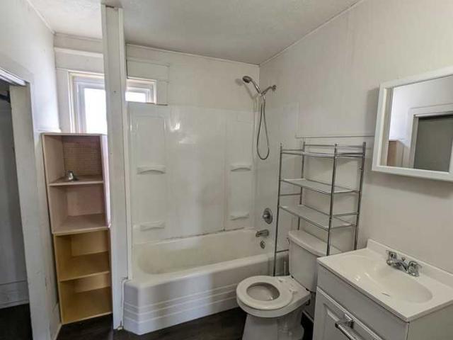 426 E 13th St 1 Bedroom Apartment for Rent at 426 E 13th St, Erie, PA 16503