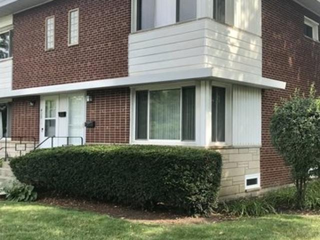 426 E Vallette St, Elmhurst, IL 60126