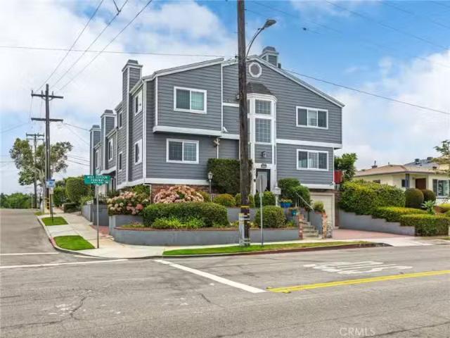 426 E IMPERIAL AVE, EL SEGUNDO, CA 90245