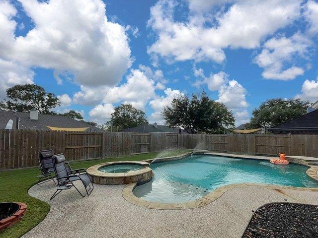 426 Holly Fern Dr, League City, TX 77573