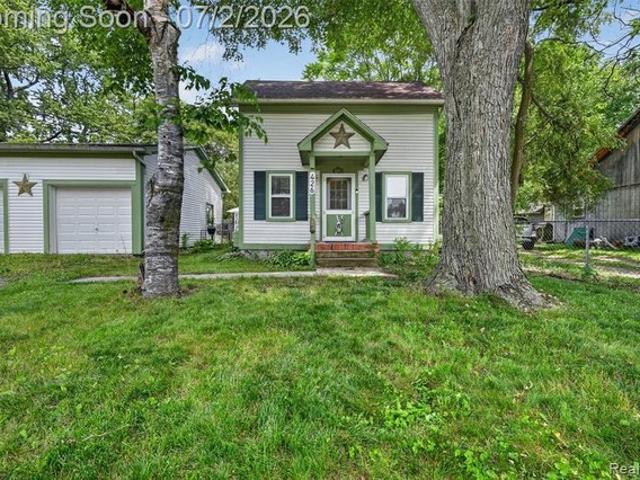 426 Hamblin St, Owosso, MI 48867