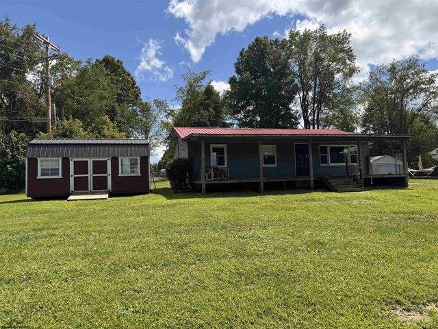426 Oak St, Jane Lew, WV 26378
