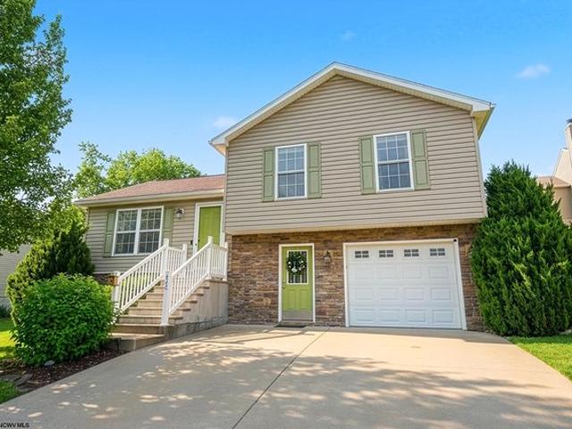 426 Oakmont Ct, Maidsville, WV 26541