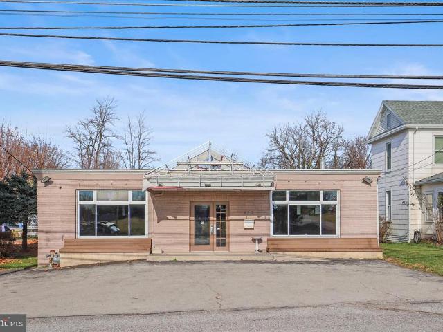 426 Lincolnway W