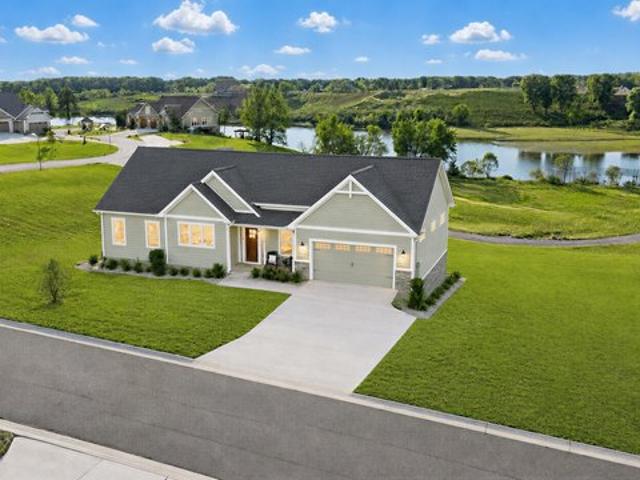 426 Moon Bay Dr, Kuttawa, KY 42055