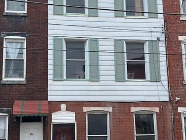 426 Moore St, Philadelphia, PA 19148