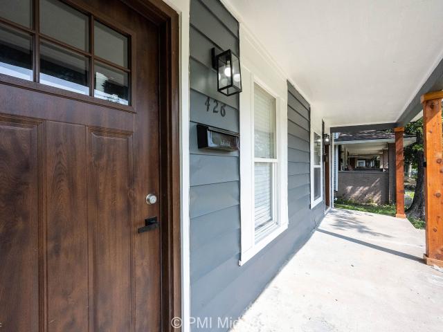 426 N Bradley Avenue
