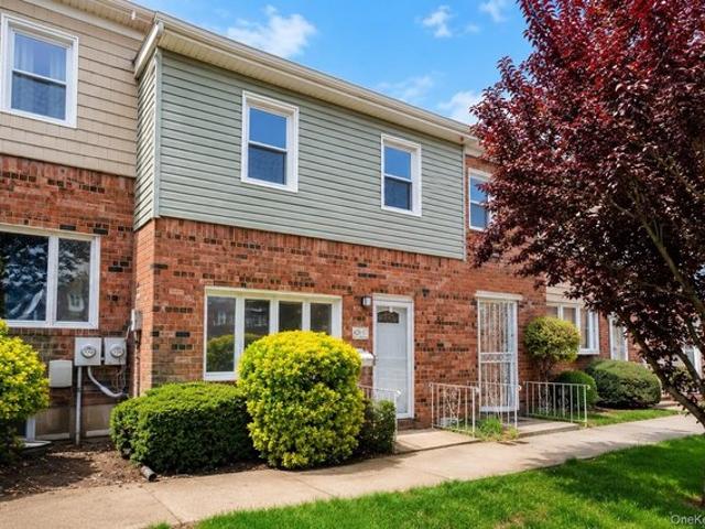 426 N Corona Ave Apt 7, Valley Stream, NY 11580