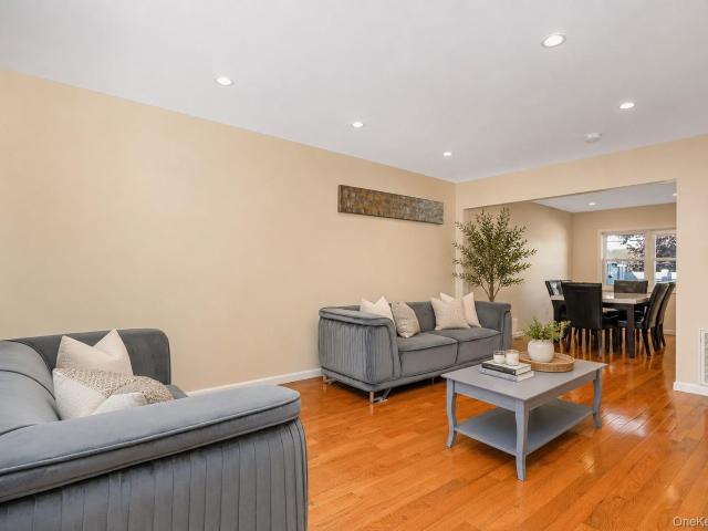 426 N Corona Avenue 7