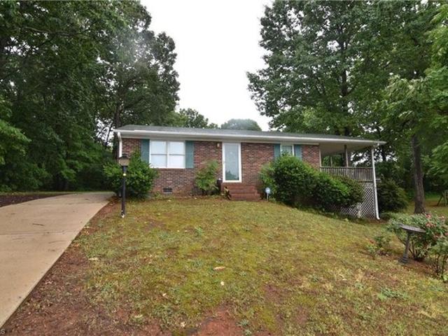 426 S Shore Dr, Lexington, NC 27292