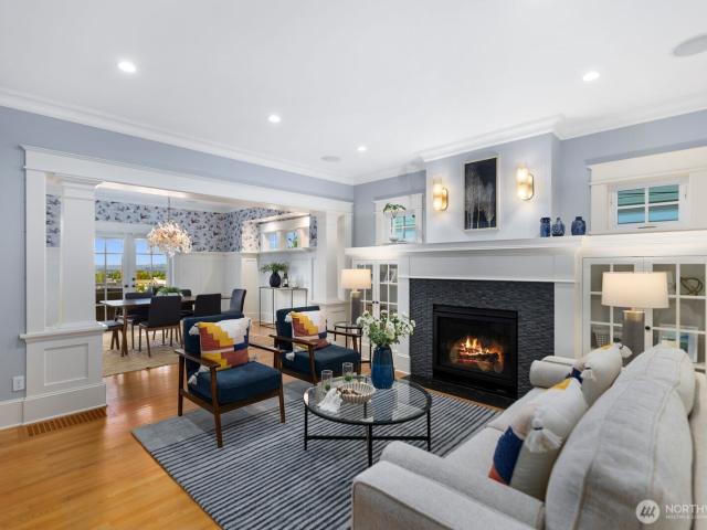 426 Smith St, Seattle, WA 98109 | MLS #2549