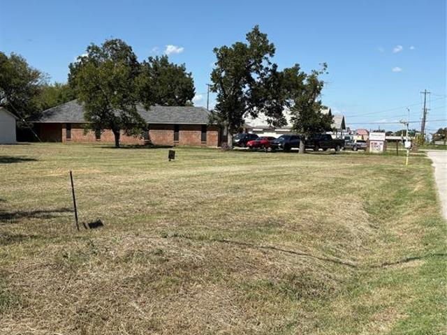 426 SE Dallas St, Grand Prairie, TX 75051 | MLS #21072 | Compass