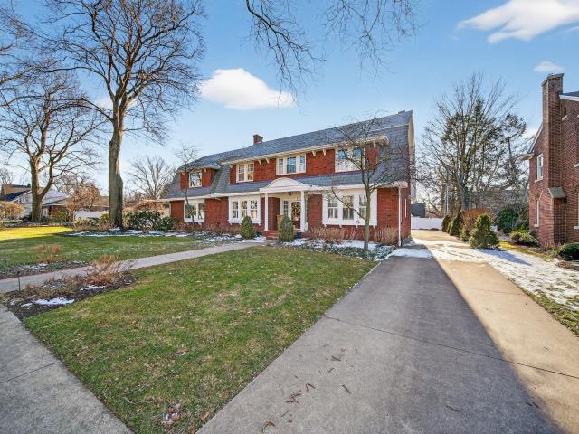 426 Shawnee Dr, Erie, PA