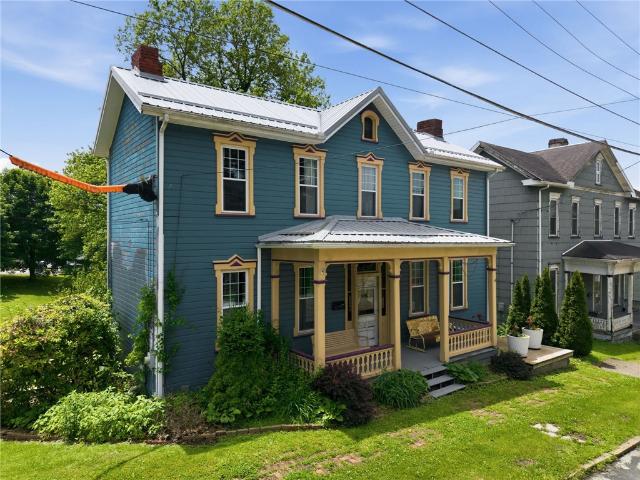 426 Point St