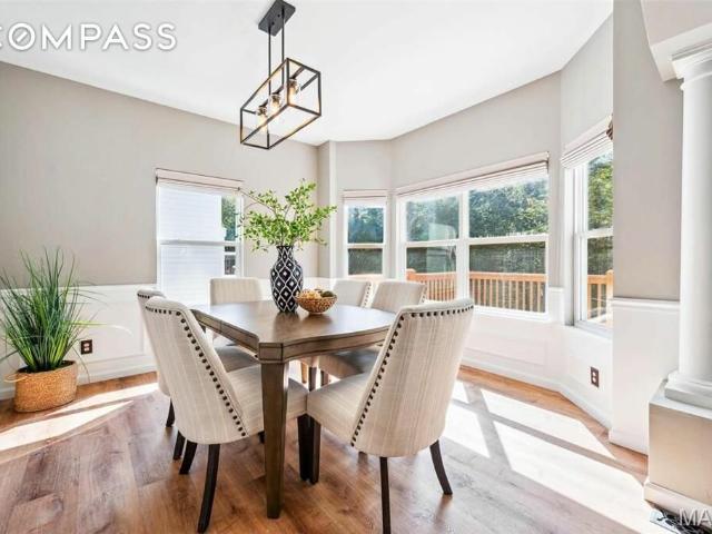 426 Parkgate Dr, Lake St. Louis, MO