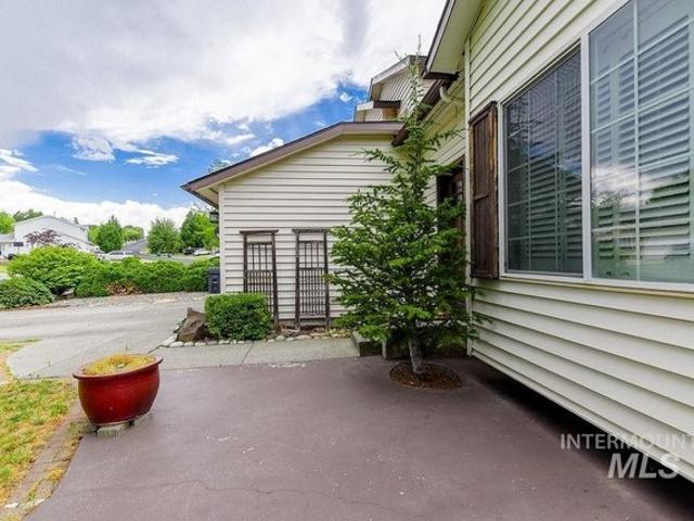 426 Quail Run Dr, Moscow, ID 83843