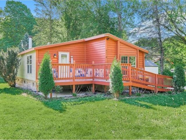 426 Railroad Ave, Ellsworth, WI 54011