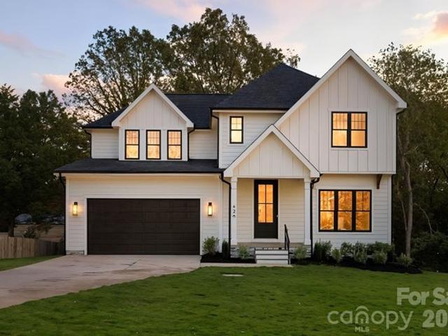 426 Richards Ln, Mooresville, NC 28115