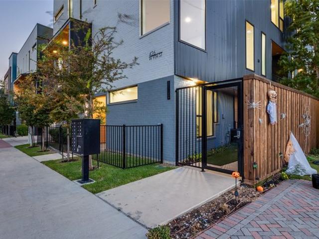 426 W 9th St Apt 105, Dallas, TX 75208