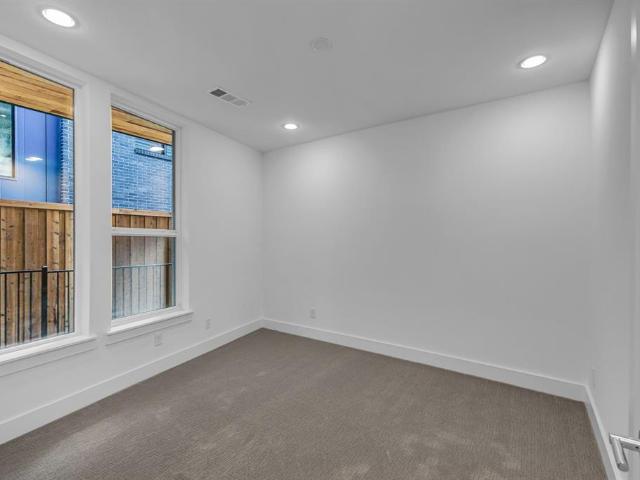 426 W 9th Street