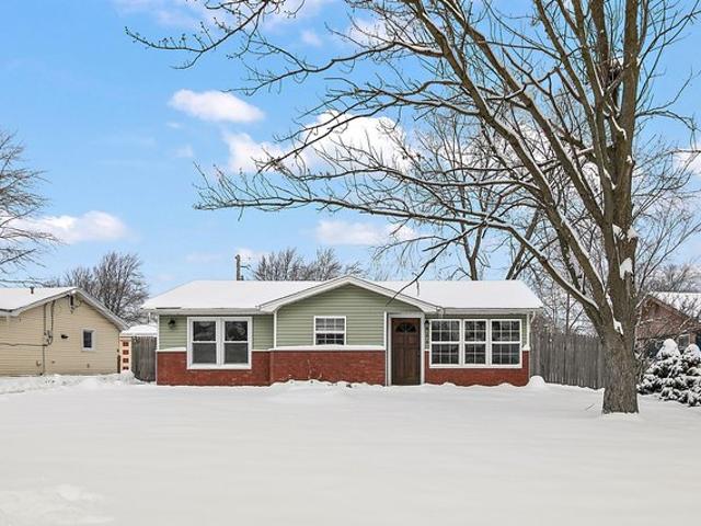 426 W Arlington Ln, Crete, IL 60417