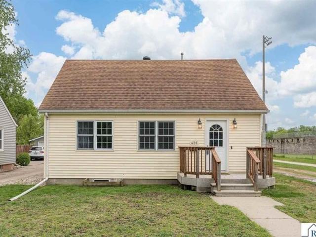 426 W Skaro St, Saint Peter, MN 56082