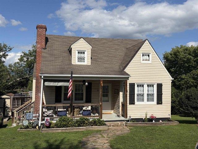 426 Willow Cir, Pearisburg, VA 24134