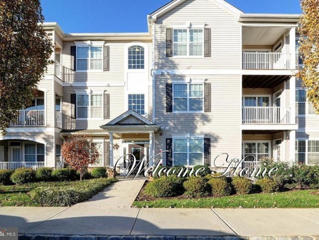 426 Timberlake Dr, Ewing, NJ 08618