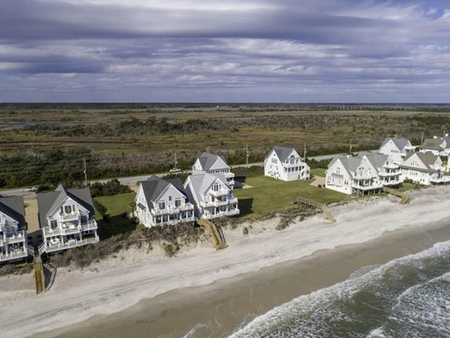 4274 Island Dr, North Topsail Beach, NC 28460