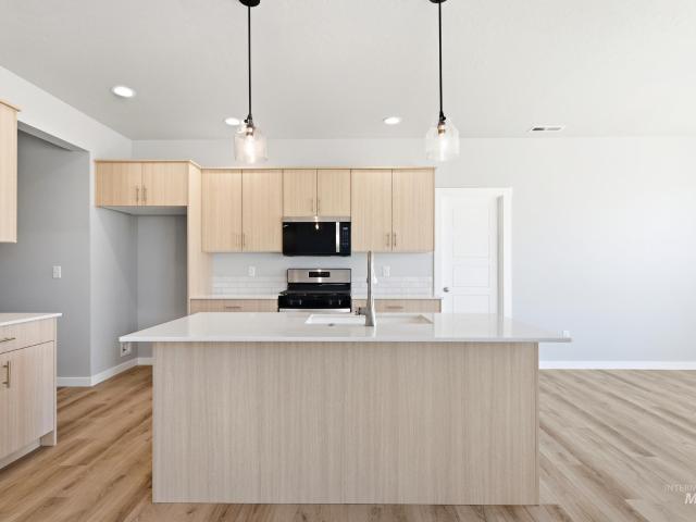 4275 E Rincon Dr