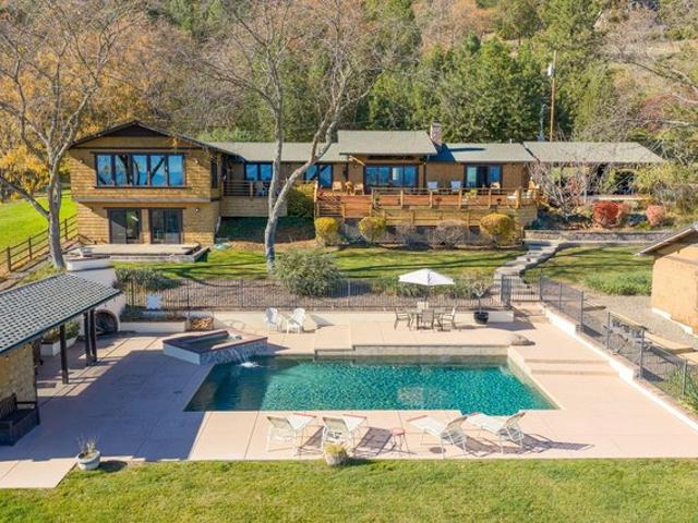 4275 Tami Ln, Medford, OR 97502