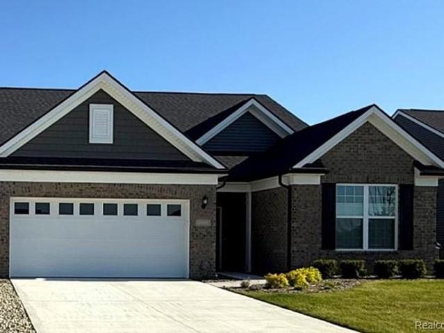 42776 Arbor Dr, Clinton Township, MI 48038