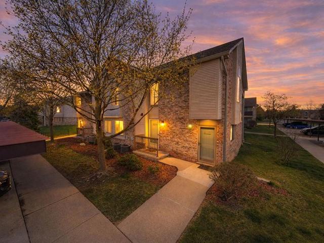 42779 Lilley Pointe Dr, Canton, MI 48187