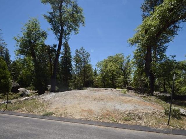 42782 Garnet Ln, Shaver Lake, CA 93664