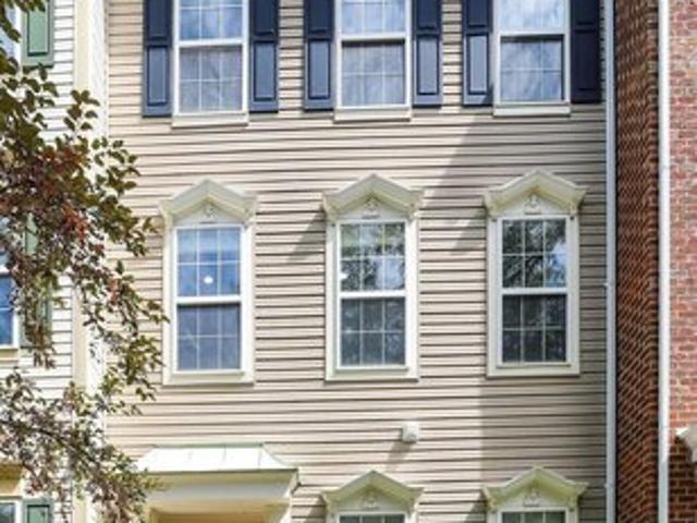 42790 Cedar Hedge St, Chantilly, VA 20152