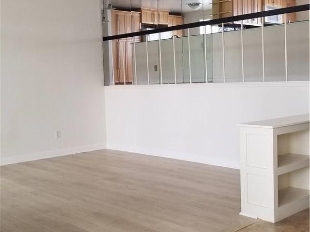 4279 W Sarah Street