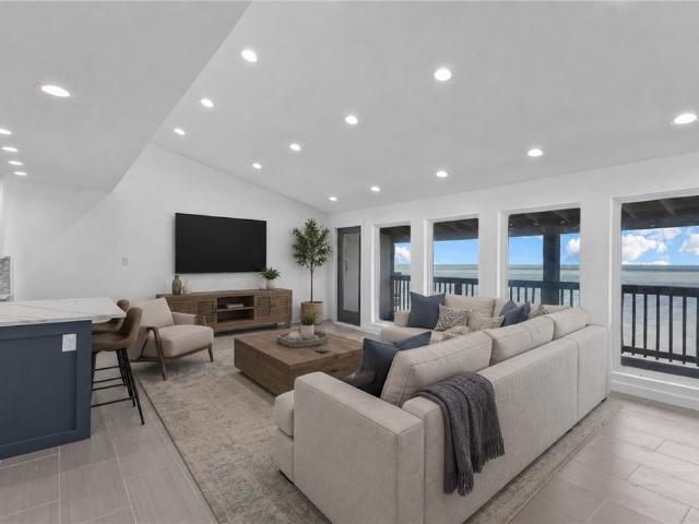 4270 Ocean Drive 2
