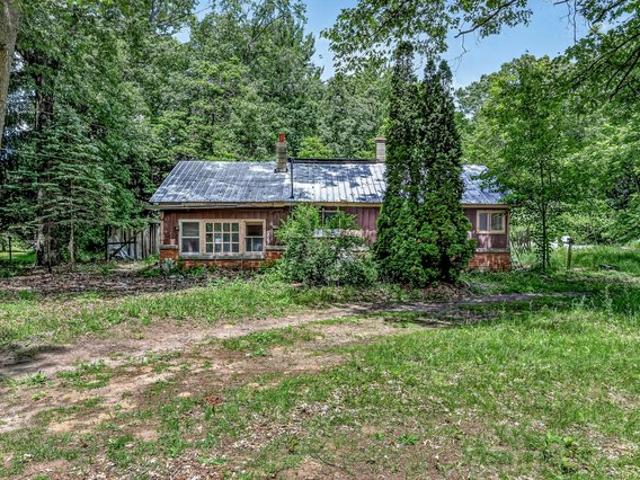 4270 Duck Lake Rd, Whitehall, MI 49461