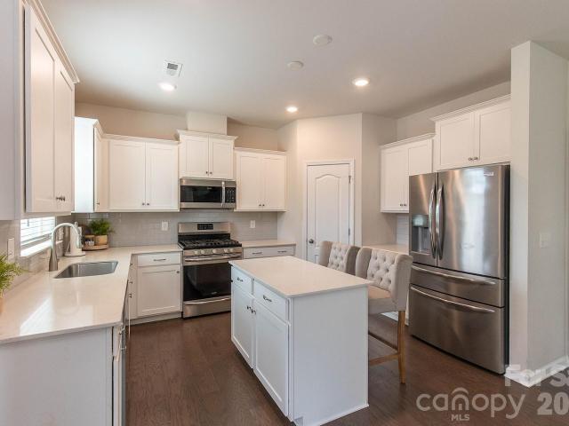 4271 Coachwhip Avenue