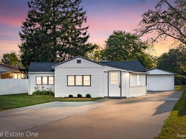 42735 Utica Rd, Sterling Heights, MI 48314
